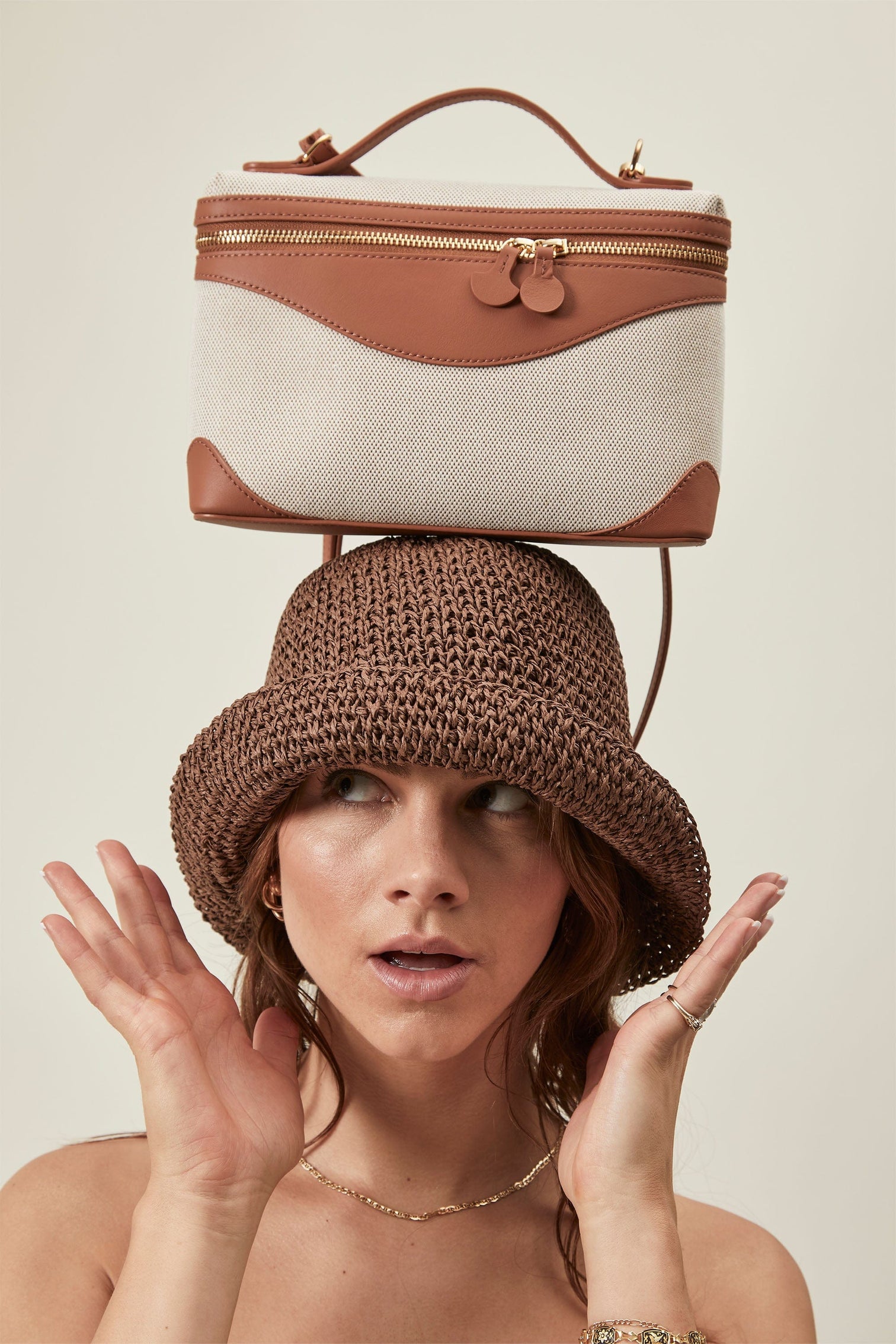 Shop Mini Anchor Bag - OLEADA: Small Leather Work Shoulder Bag – OLEADA ...